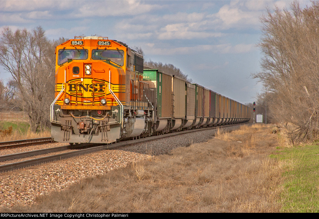 BNSF 8945